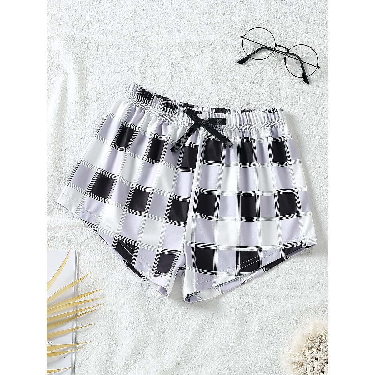 Verdusa Girl's 3pack Plaid Print Elastic Waist Casual Shorts Red White Black 160