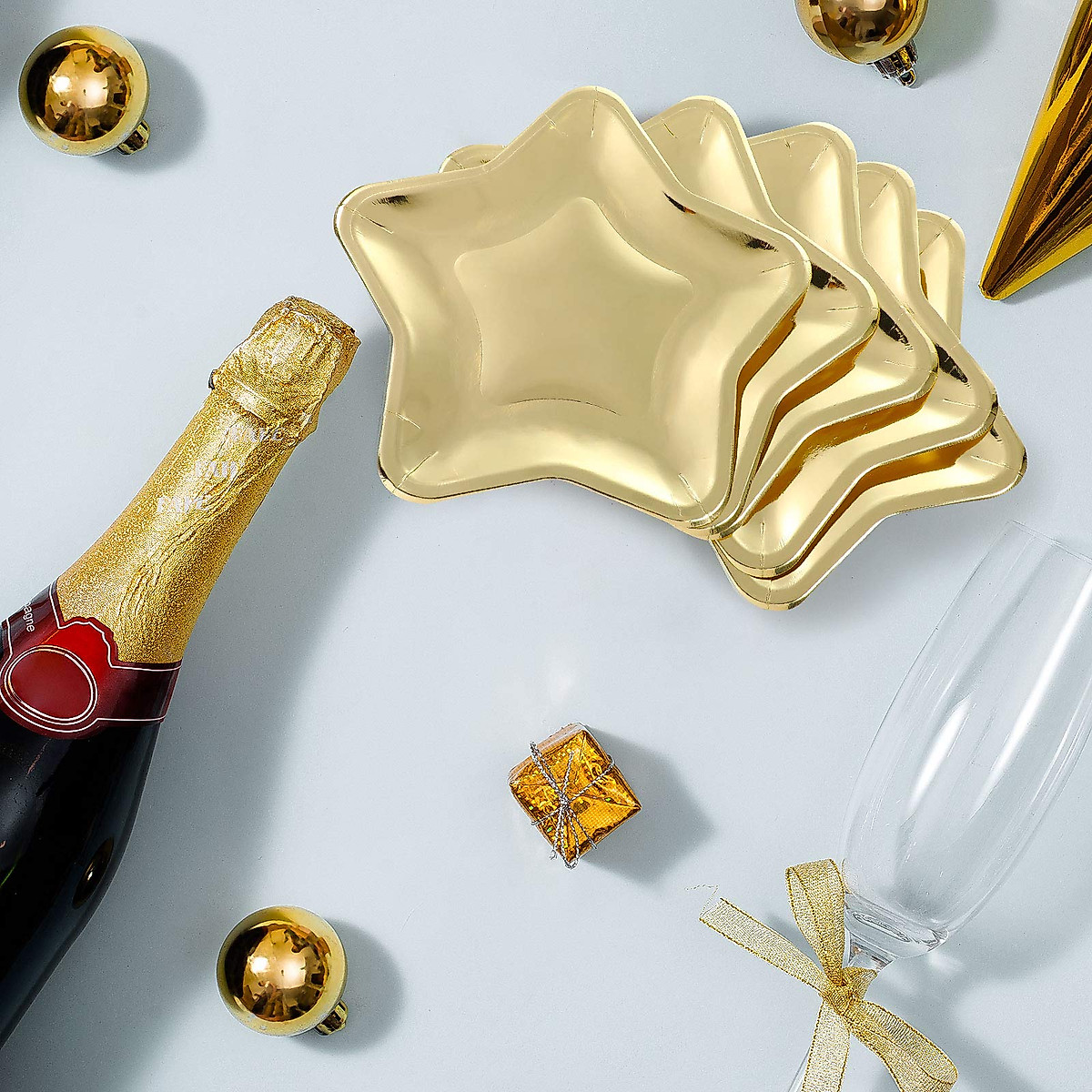 30 Pieces Thick Star Shaped Paper Plates Disposable Party Plate Pentagram Dinnerware Plate for Graduation Independence Day Wedding Birthday Baby Shower, 9.45 Inch (Gold,30 Pieces)