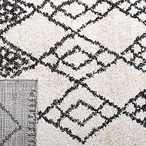 SAFAVIEH Tunisia Collection 5'3" x 7'7" Ivory / Black TUN736A Moroccan Tribal Non-Shedding Living Room Bedroom Dining Home Office Area Rug
