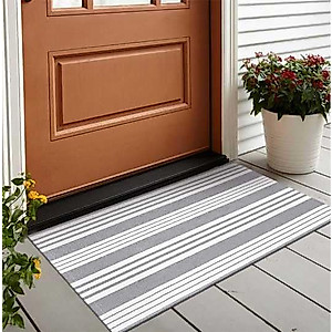 LEEVAN Grey and White Striped Door Mat 24'' x 35'' Washable Hand-Woven Front Door Rug, Reversible Front Door Mats Outdoor Farmhouse Striped Layered Door Mats for Entryway/Front Porch/Kitchen