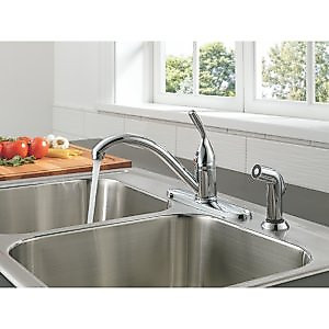 Delta Faucet Classic Single-Handle Kitchen Sink Faucet with Side Sprayer in Matching Finish, Chrome 400-DST