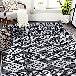 SAND MINE Reversible Mats, Plastic Straw Rug, Modern Area Rug, Large Floor Mat and Rug for Outdoors, RV, Patio, Backyard, Deck, Picnic, Beach, Trailer, Camping (5' x 8', Black & Grey)