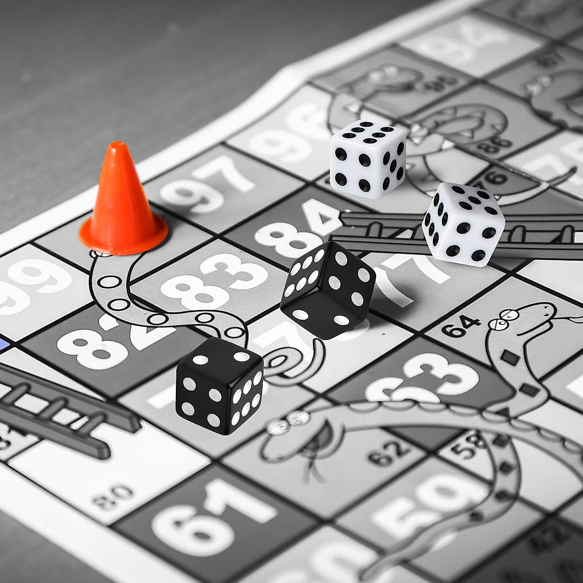 Hotusi Standard Game Dice Acrylic Material 16mm (50Pack White + 50Pack Black)