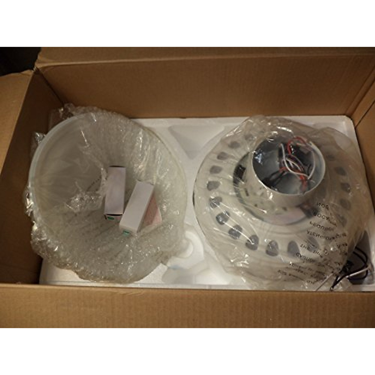 Hampton Bay Southwind 52" Reversible blades Maple/White - White w/Remote control - Dimmable