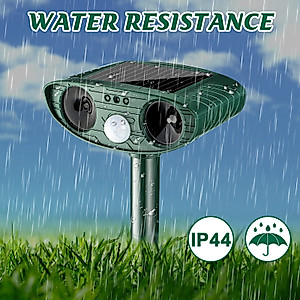 Ultrasonic Animal Repellent Solar Powered Pest Repeller Motion Activated Cat Dog Deterrent Waterproof with Motion Sensor for Squirrels Raccoon Rabbit Fox, Garden Yard Farm (Green, 2 Pieces)