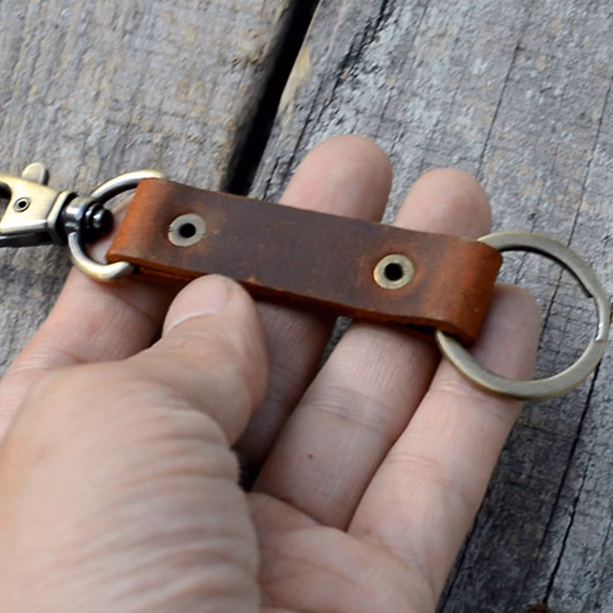 JJNUSA Genuine Leather Keychain Walnut Leather Key Holder Mens Key Chain Ring Fob brown