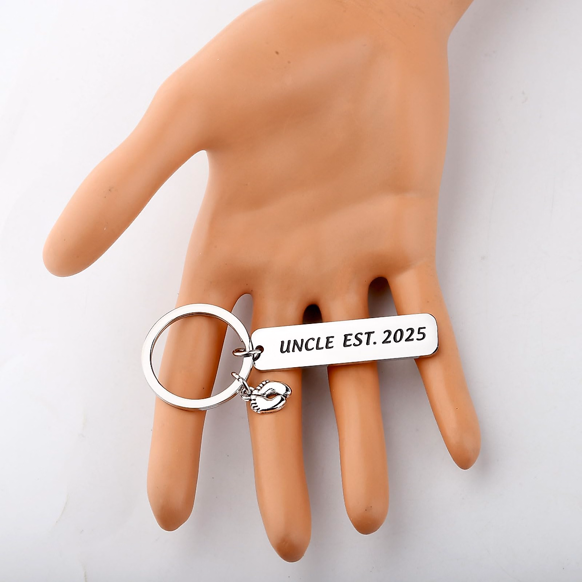 FUSTMW Auntie Uncle Gifts New Aunt Uncle Est 2025 Keychain Uncle To Be Gift First Time Auntie Gifts Promoted to Uncle gifts (UNCLE 2025)