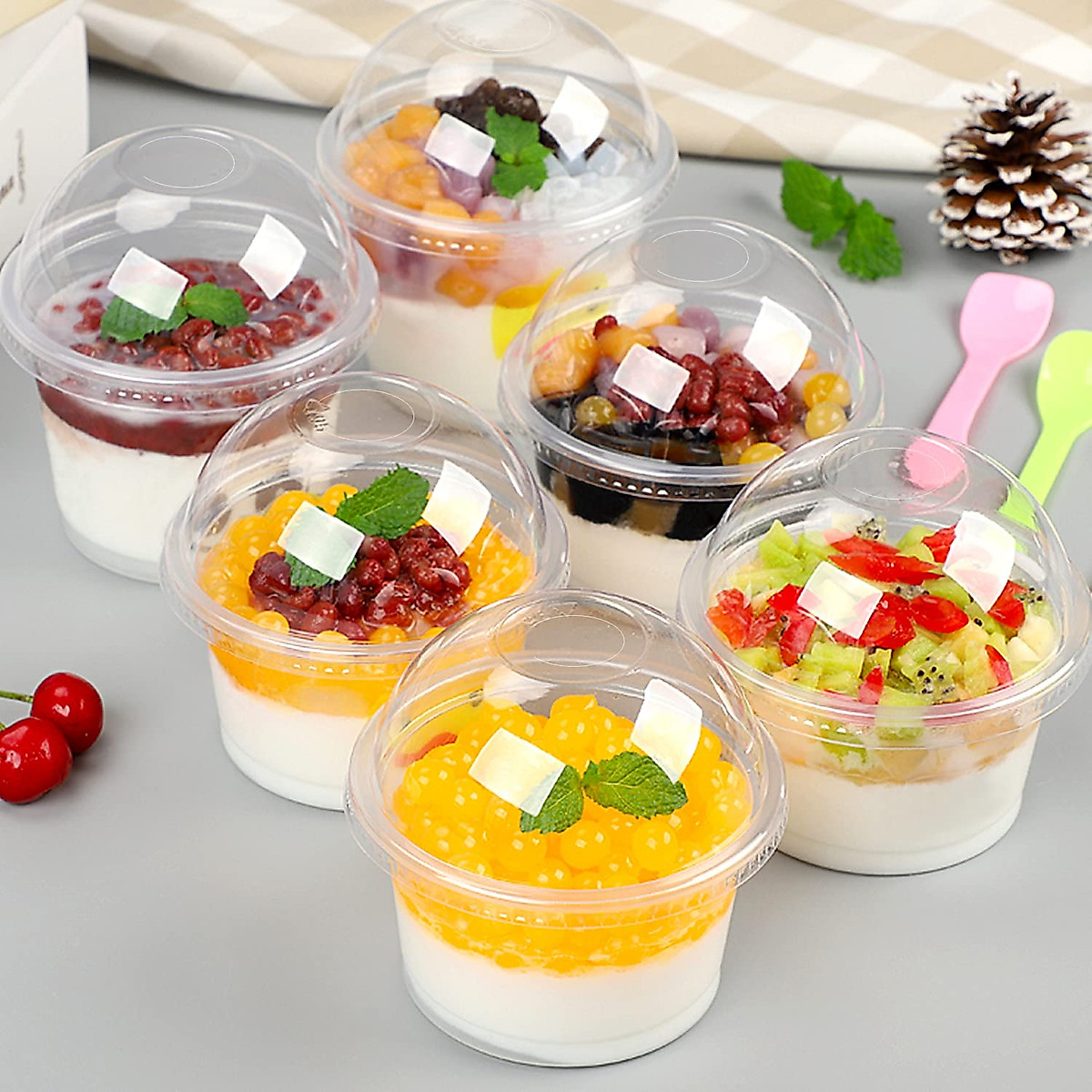 Rocutus Dessert Cups Clear Plastic Cups,50 Pack Dessert Cups Clear Plastic Cups with Dome Lids,Party Cups Fruit Cups Snack Bowls for Iced Cold Drinks Ice Cream Cupcake Parfait (6.8 OZ)