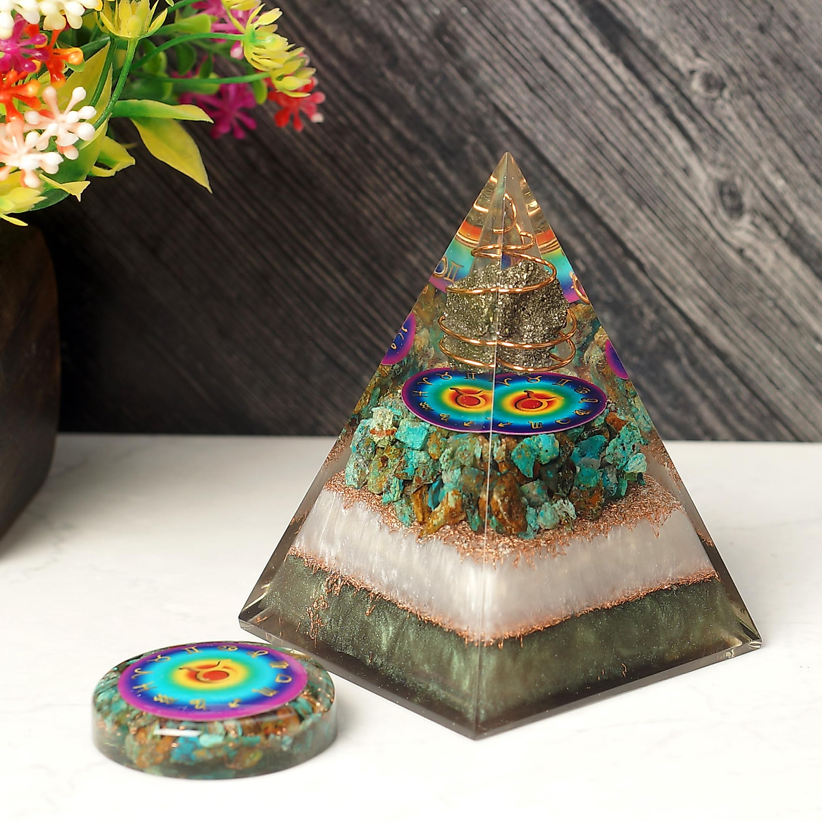 Horoscope Orgone Pyramid & Palm Stone Set, Healing Crystal Taurus Zodiac Sign Gift Set Made of Pyrite & Crysocolla for Self-Expression and Truth