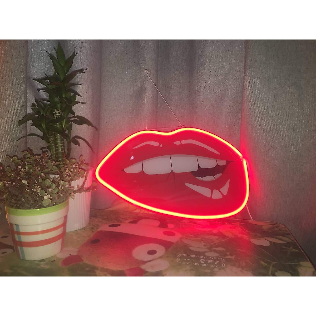 Neon Sign 14", Wall Decor Art LED Neon Light printing Women Red lips Home Decoration,Bedroom, Lounge, Office, led light decor sign Party Powered by USB (Red lips)