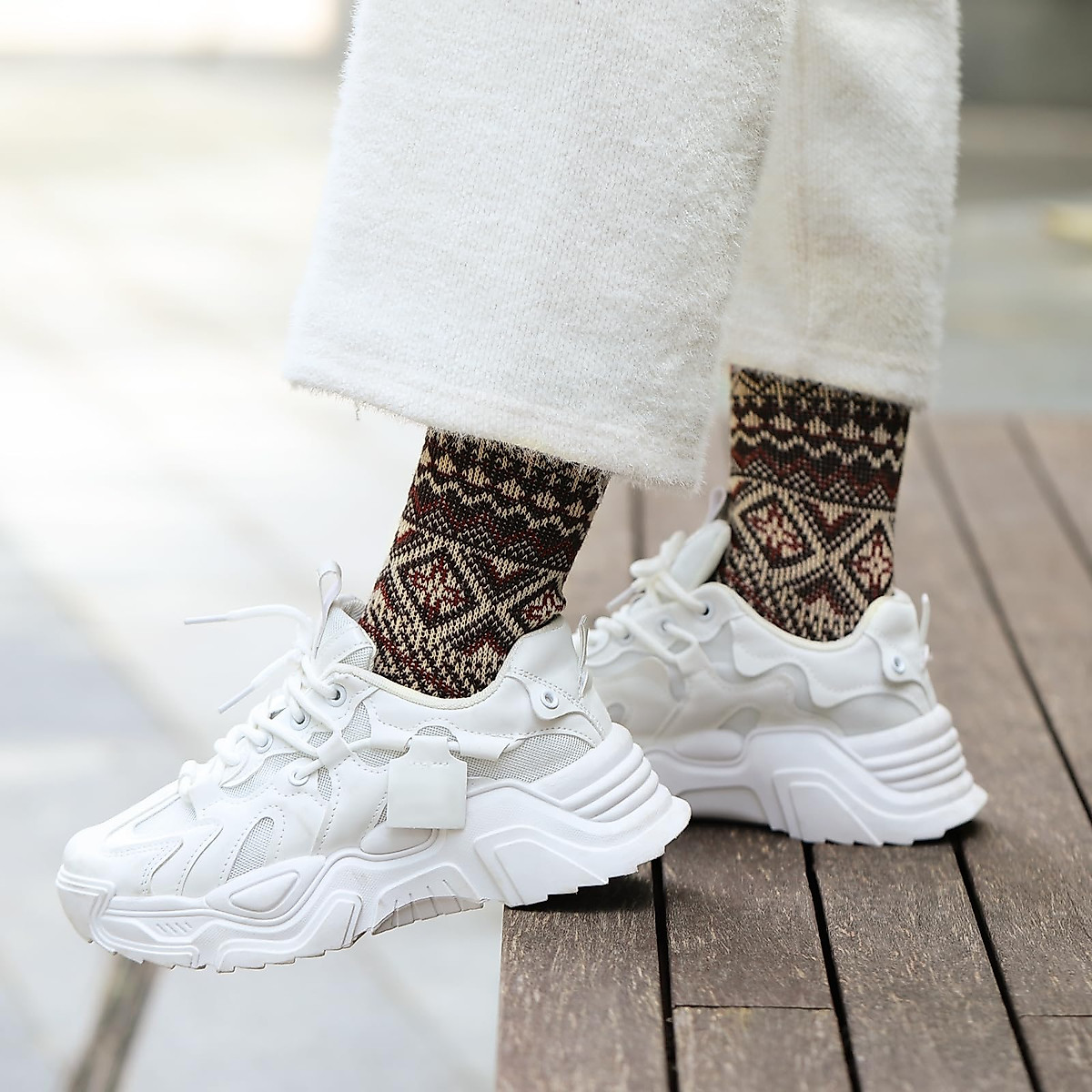 Trifabricy 5 Pairs Comfortable and Warm Wool Socks - Thick Knit Cabin Socks for Women and Men, Cozy Winter Gifts