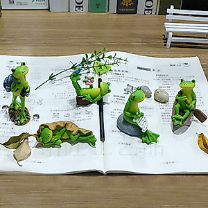 HEALLILY Frog Figurines Frog Garden Statue Meditating Frog Miniature Resin Animal Sculpture for Micro Landscape Fairy Garden Decoration (Travel Frog)