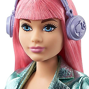 Barbie Princess Adventure Daisy Doll in Princess Fashion (12-inch Curvy) with Pink Hair, Pet Kitten, Tiara, 2 Pairs of Shoes and Accessories, for 3 to 7 Year Olds