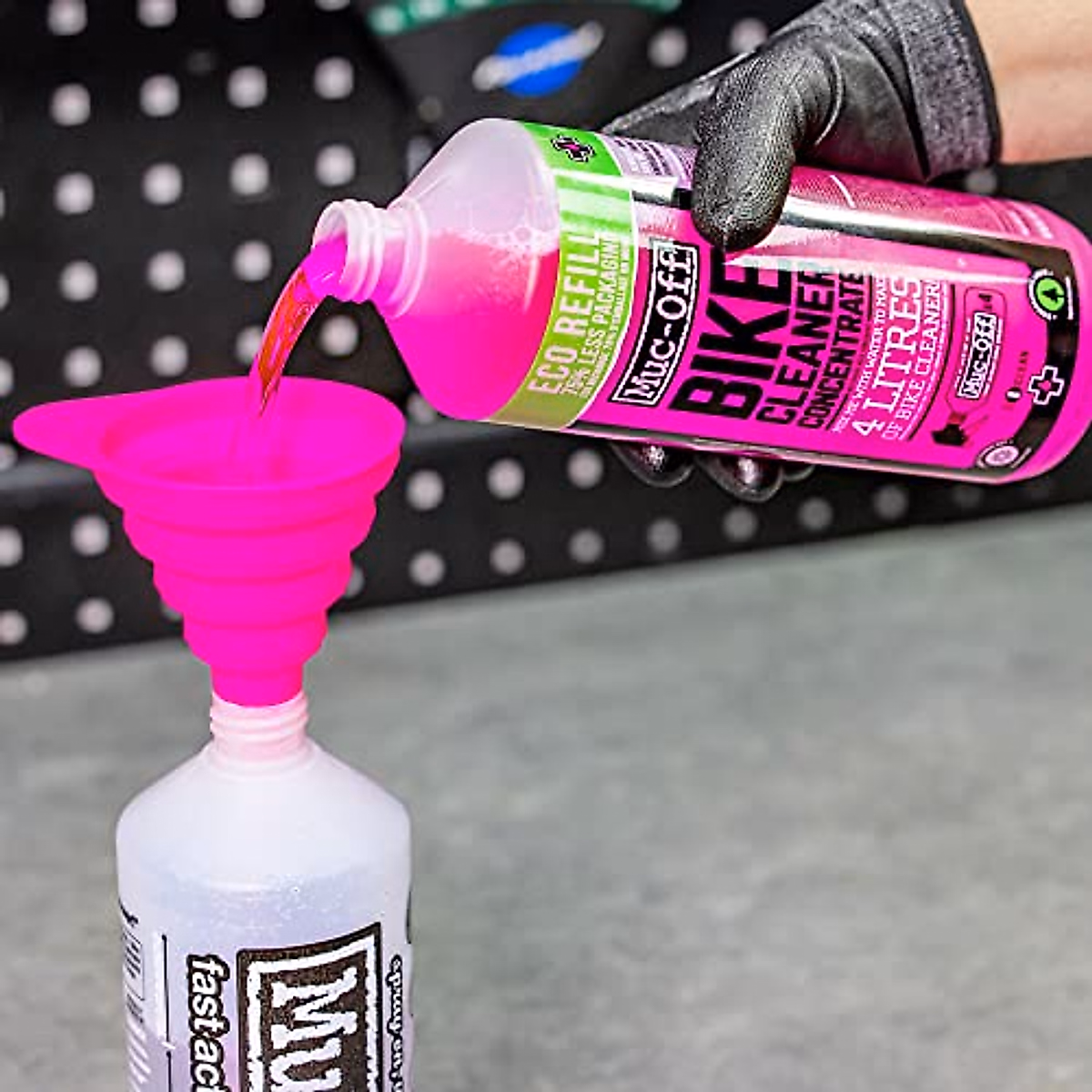 Muc Off Bike Cleaner Concentrate, 1 Liter - Fast-Action, Biodegradable Nano Gel Refill - Mixes with Water to Make Up to 4 liters of Bike Wash
