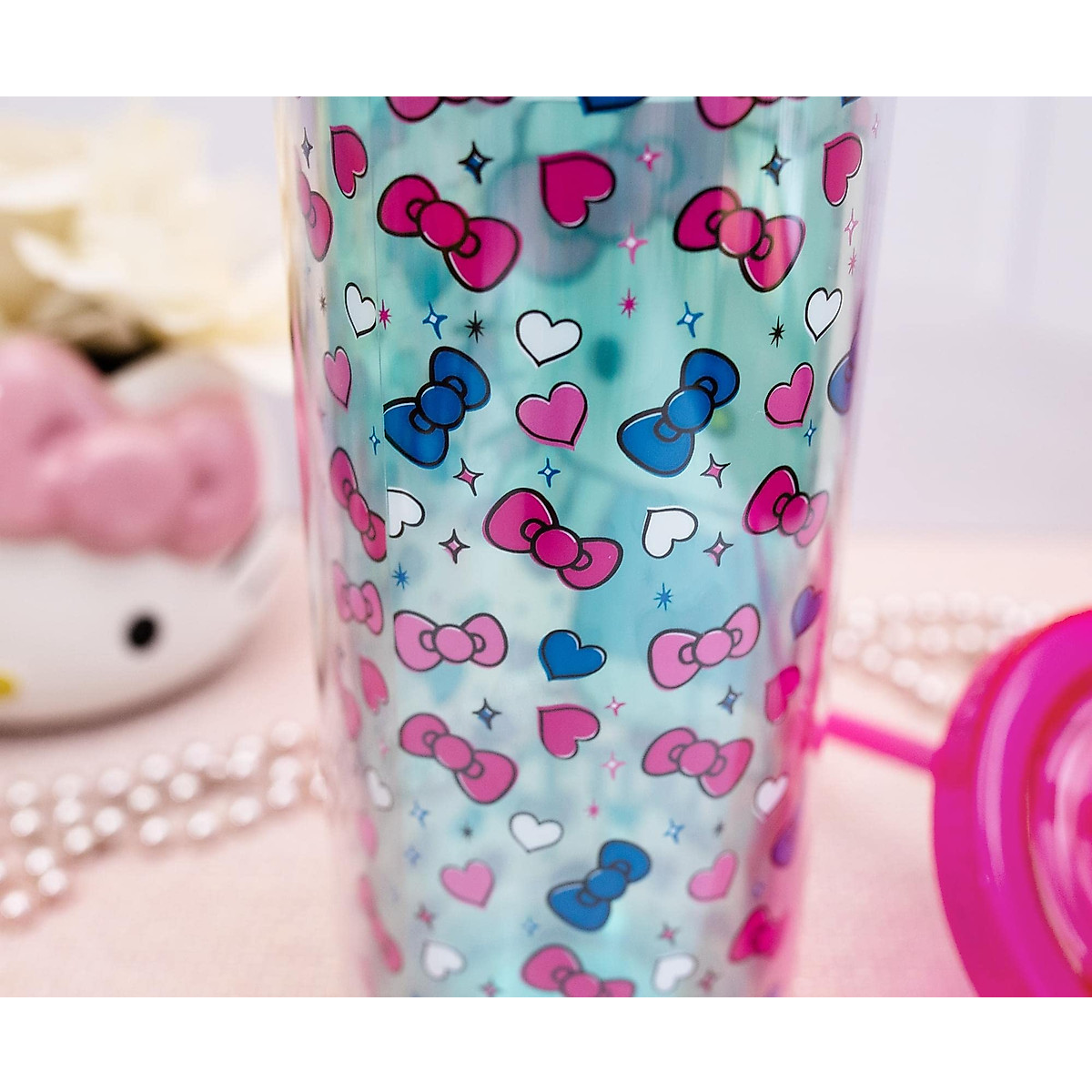 Hello Kitty Bows and Hearts Carnival Cup with Lid and Straw | Holds 20 Ounces