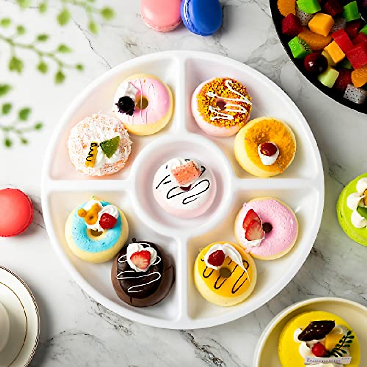 24 Pcs 5 Sectional Round Plastic Serving Tray 12 Inches Divided Plates Plastic Chip and Dip Bowl with Dividers Fruit Platter Tray for Parties Veggie Dish Tray for Food Candy Party, Black and White