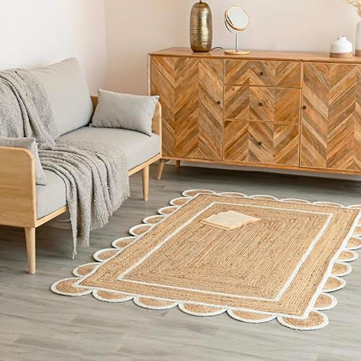 Weaving Village Scalloped Natural Jute Area Rug, Natural Base Off White Trim, 4x6