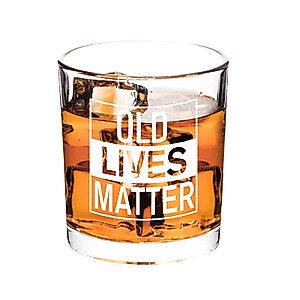 Old Lives Matter Whiskey Glass, Funny Gag Retirement Father's Day Anniversary Birthday Old Fashioned Glass for Men Dad Uncle Grandpa Old Men Seniors, 10 Oz Rock Glass