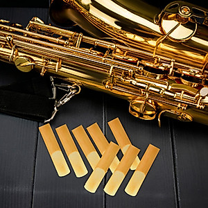 50 Pcs Alto Saxophone Reeds Sax Reeds Size 2.5, Strength 2 1/2 Clarinet Bamboo Reeds with Protective Cover for Soprano Alto Woodwind Musical Instrument Accessories Beginners Educators Students