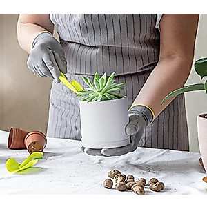 Pack of 20 Plastic Plant Pots (4 Set of 2 Inch, 2.5 Inch, 3 Inch, 3.5 Inch, 4 Inch) Small Garden Planter Pots for Plant with Drainage Holes and Saucers, White Color, 74-U-XS-1