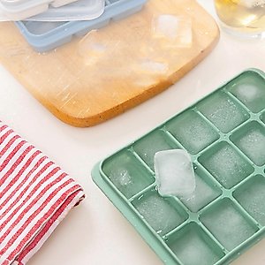 Ice Cube Trays with Silicone Lid, 15 Grid Square Ice Tray Easy Release Stackable Ice Cube Mold, 2 Pack (Grey Blue+Green)