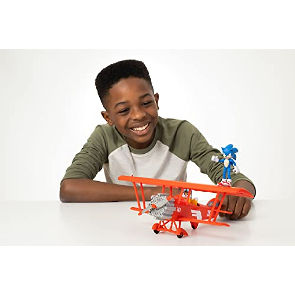 SONIC THE HEDGEHOG 2 The Tornado Playset - Biplane Vehicle, Sonic Figure and Exclusive Tails Figure, Spin The Planes Propeller and Pose Sonic on The Wings with This Interactive Playset!