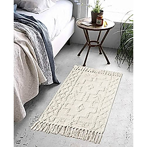 Uphome Boho Bathroom Rug 2' x 3' Moroccan Tufted Small Rugs with Tassels Farmhouse Cotton Woven Washable Accent Throw Rug for Entryway Bedroom Laundry Living Room Kitchen,Beige