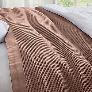 Great Bay Home 100% Cotton Rose Waffle Weave King Blanket | Lightweight and Breathable | Soft Versatile Redwood Bed Blanket | Perfect for Layering Cotton Blanket | Hazel Collection