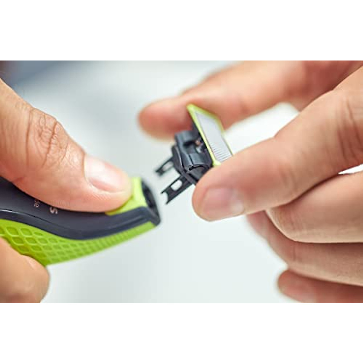 Philips Norelco Genuine OneBlade Replacement Blade, 1 Count, QP210/80