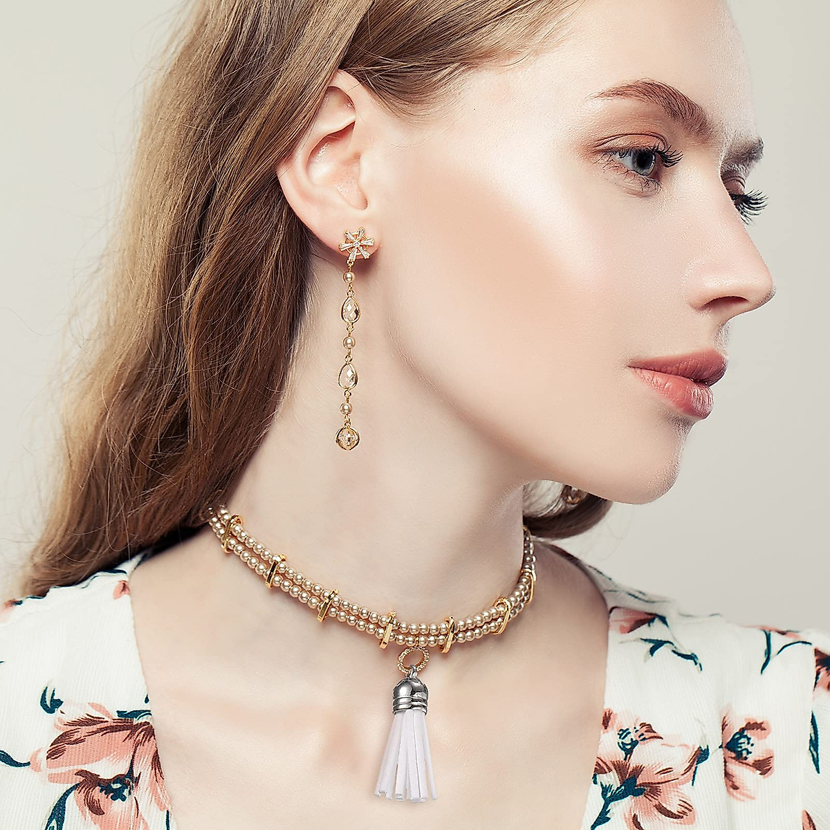 200 Pieces Keychain Tassels Faux Suede Leather Tassel Pendants Keychain Decoration Tassels with Loop for DIY Crafts Making Supplies (White)