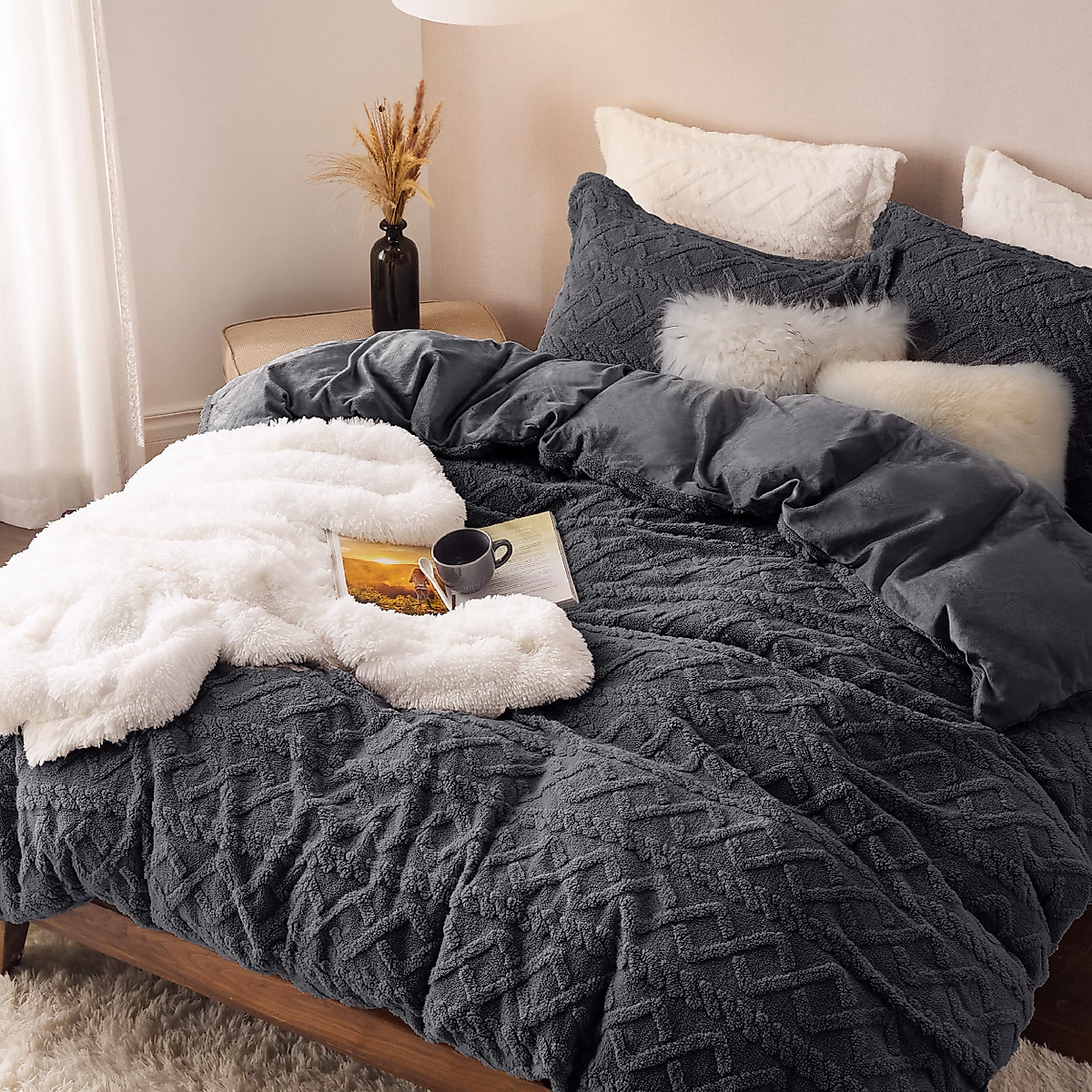 Bedsure Fluffy Comforter Cover Set - Faux Fur Duvet Cover Queen Size, Dark Grey Plush Quilt Cover, 3 Pieces,1 Duvet Cover (90"x90") with Zipper Closure & 2 Pillow Shams, Comforter Not Included