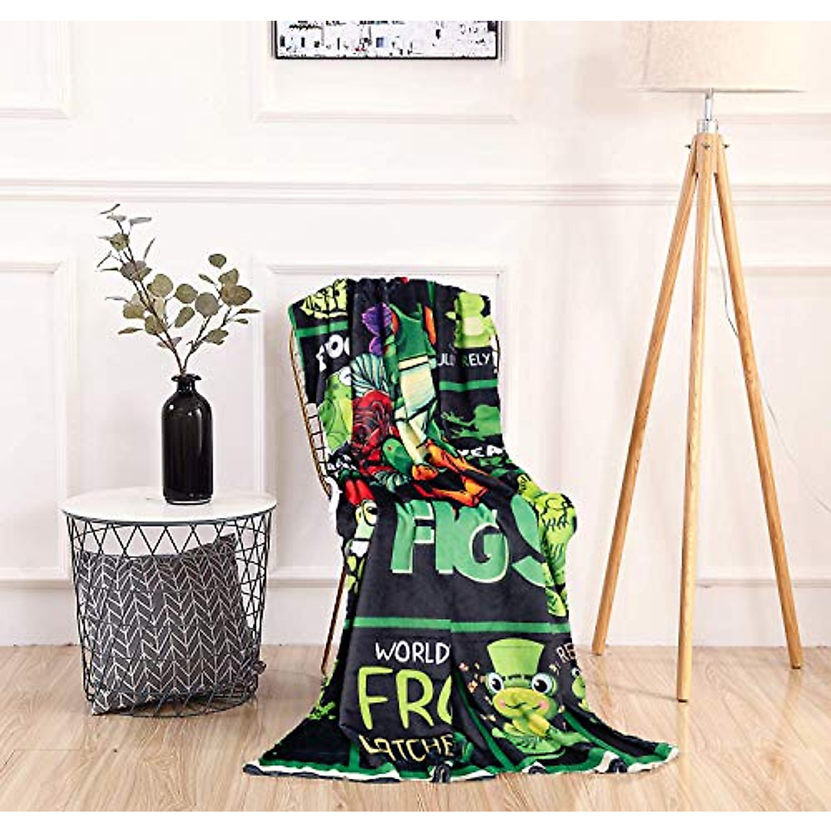 Treeswift Frog Fleece Blanket Soft and Cozy Throw Blanket for Kids and Adults Luxurious Frog Blankets Frog Gifts for Frog Lovers