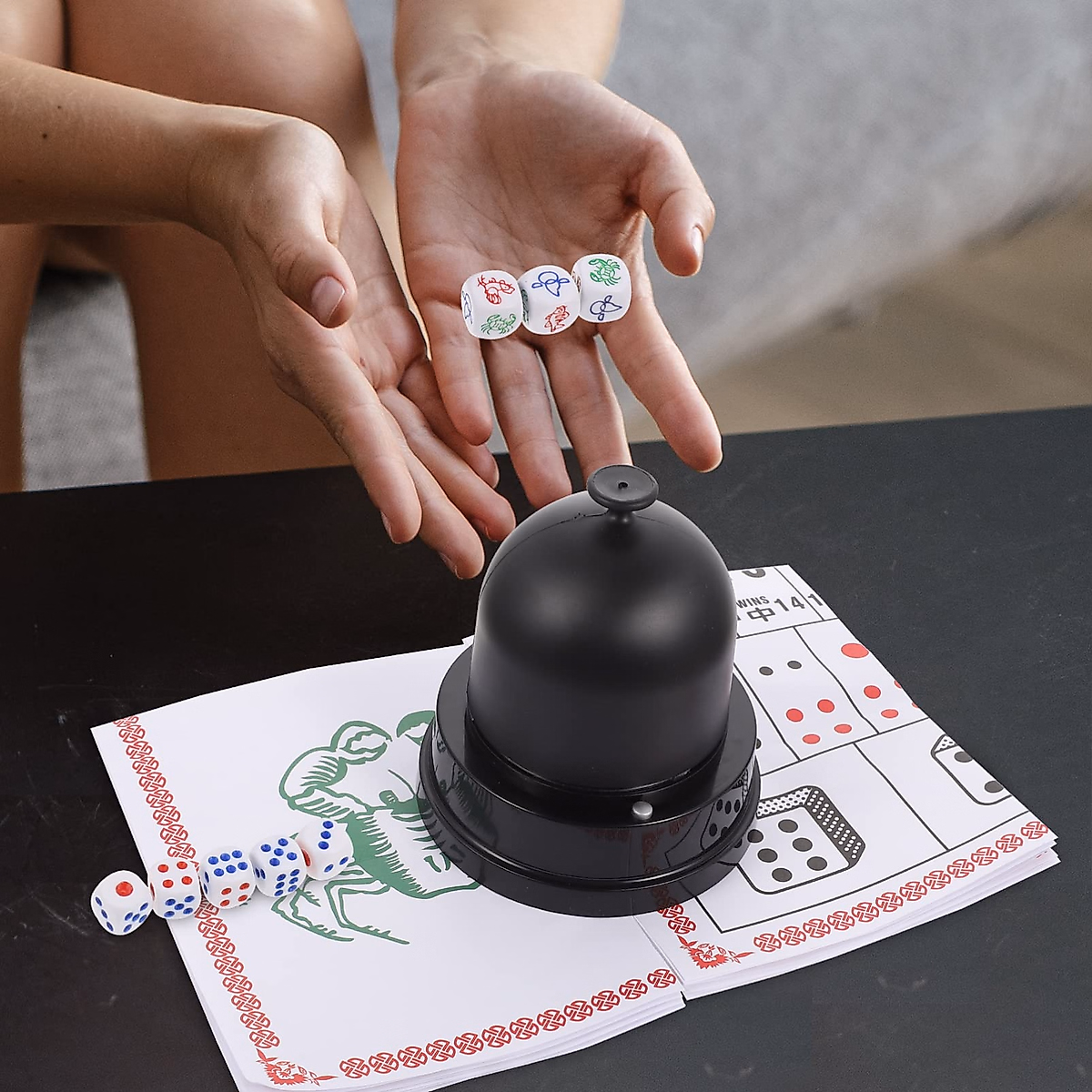 BESPORTBLE Automatic Lucky Dice Roller Cup Set Electrical Shaking Dice Cup Battery Powered Shaker Dice Set Ktv Pub Bar Party Game for Christmas Party Games