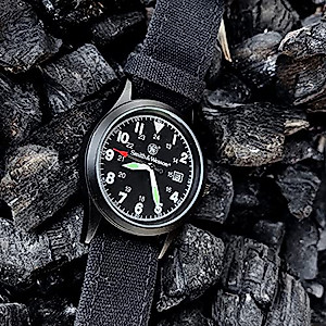 Smith & Wesson Men's Military Watch, 3 Interchangeable Canvas Straps, 3 ATM Water Resistant, Date Display, Scratch Resistant Glass, Suitable for Outdoor Activities, Swimming, 38 mm, Father's Day Gift