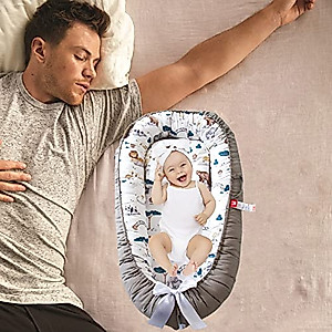 Vohunt Baby Lounger for Newborn,100% Cotton Co-Sleeper for Baby in Bed with Handles,Soft Newborn Lounger Adjustable Size & Strong Zipper Lengthen Space to 3 Tears Old(Grey-Edged Lion)