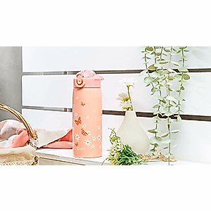 Zak Designs Water Bottle for Travel and At Home, 19 oz Vacuum Insulated Stainless Steel with Locking Spout Cover, Built-In Carrying Loop, Leak-Proof Design (Daisies)