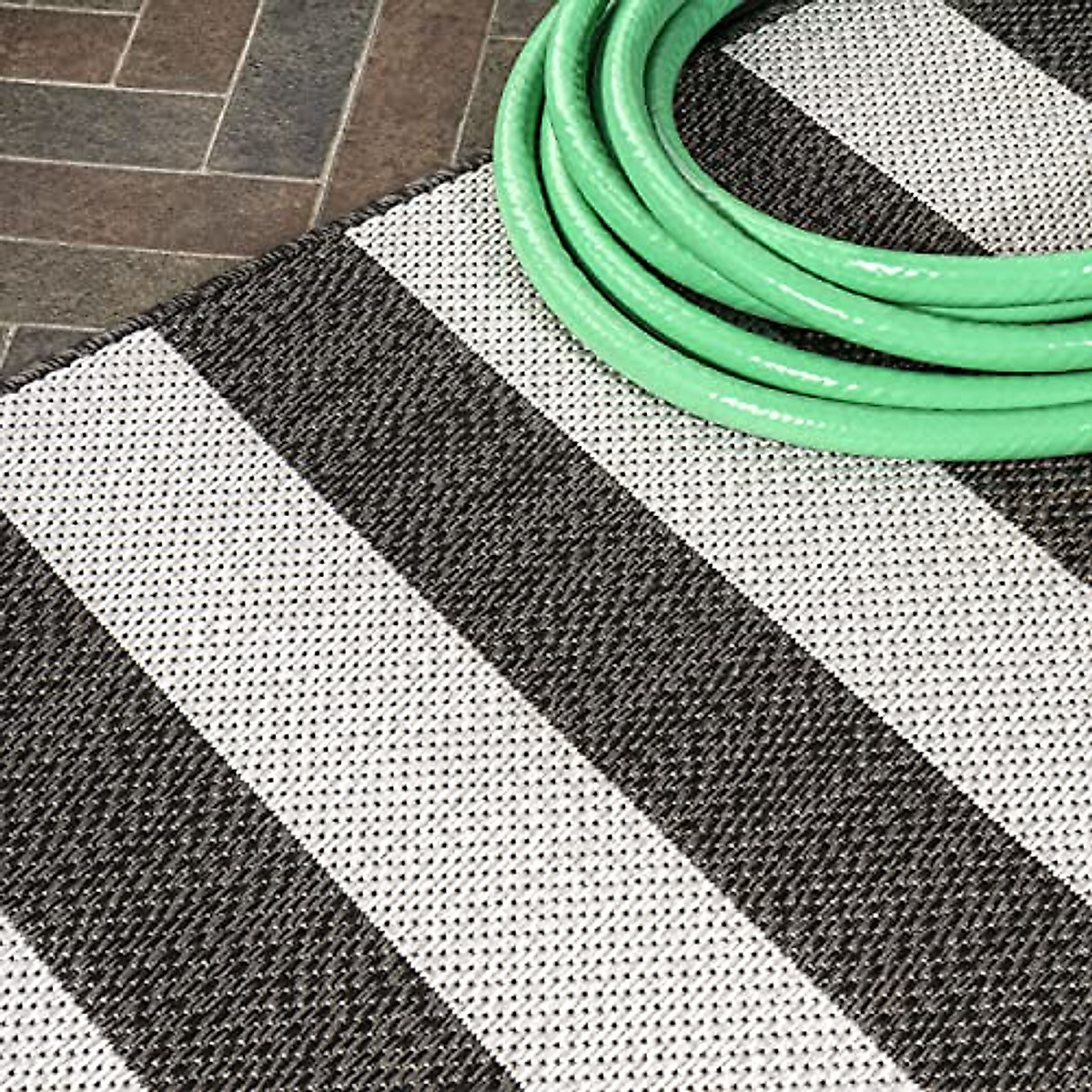 JONATHAN Y SMB203C-5 Negril Two-Tone Wide Stripe Indoor Outdoor Farmhouse Transitional Traditional Area Rug,High Traffic,Kitchen,Living Room,Backyard,Non Shedding,5 X 8,Black/Cream