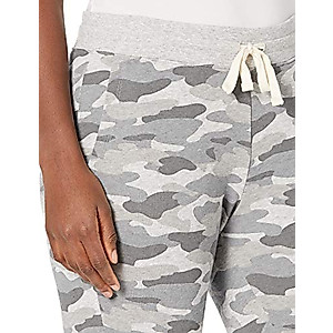 Amazon Essentials Women's Fleece Jogger Sweatpant (Available in Plus Size), Light Grey Camo, Large