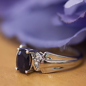 Direct-Jewelry 10k White Gold Oval Sapphire And Diamond Ring (Size 7)