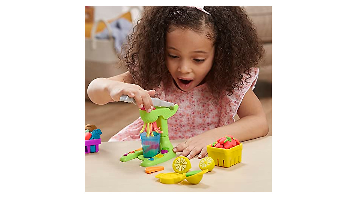 Play-Doh Farmer's Market Kitchen Set - 28 Accessories