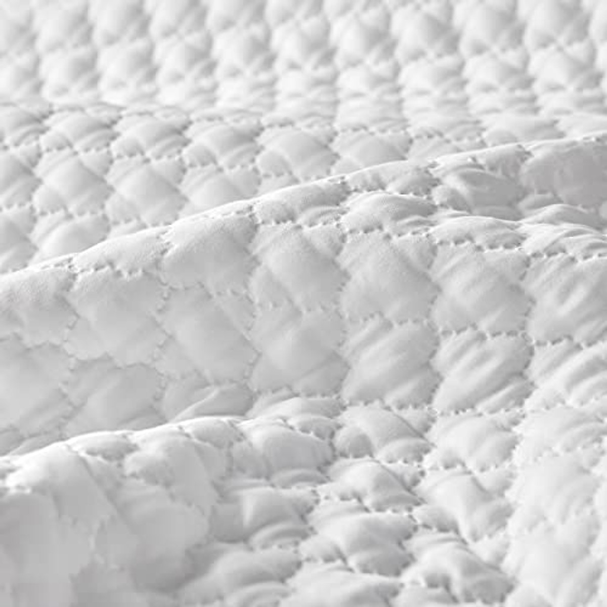 CozyLux Quilt Set Twin Size White 2 Pieces - Lightweight Soft Bedspread - Lantern Ogee Pattern Coverlet Bedding Set for All Season - 1 Quilt and 1 Pillow Sham - White, 68"x86"