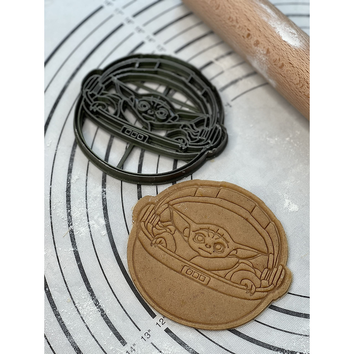 Premium Star Wars Set of 2 Baby Yoda Grogu Cookie Cutter’s & Molds 4.5" Produced by 3D Kitchen Art