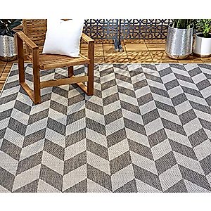 Nicole Miller New York Patio Country Calla Contemporary Herringbone Indoor/Outdoor Area Rug, Black/Grey, 5'2"x7'2"
