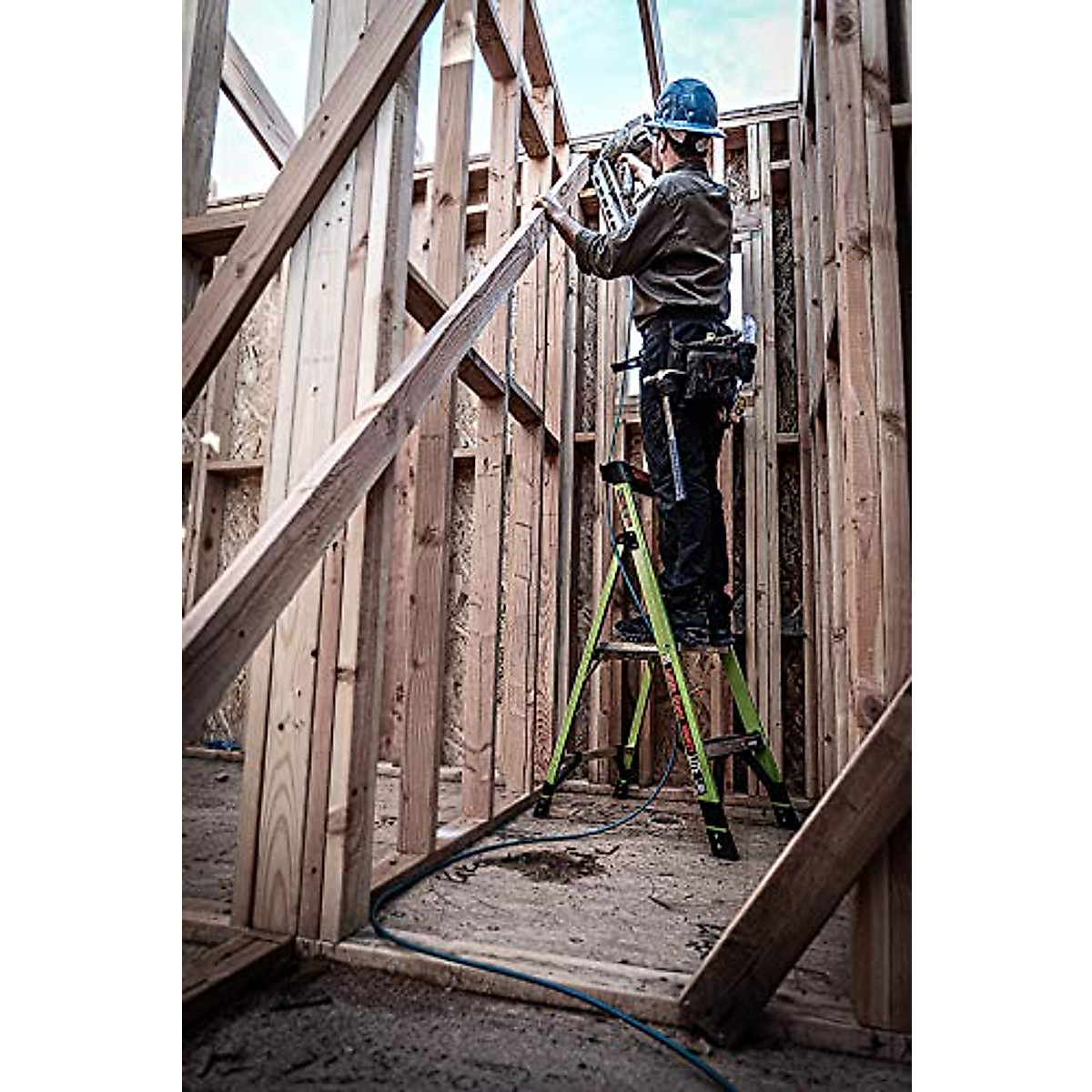 Little Giant Ladders, MightyLite, M4, 4 ft Stepladder, Ground Cue, Fiberglass, Type IAA, 375 lbs weight rating, Green, (15384-001)