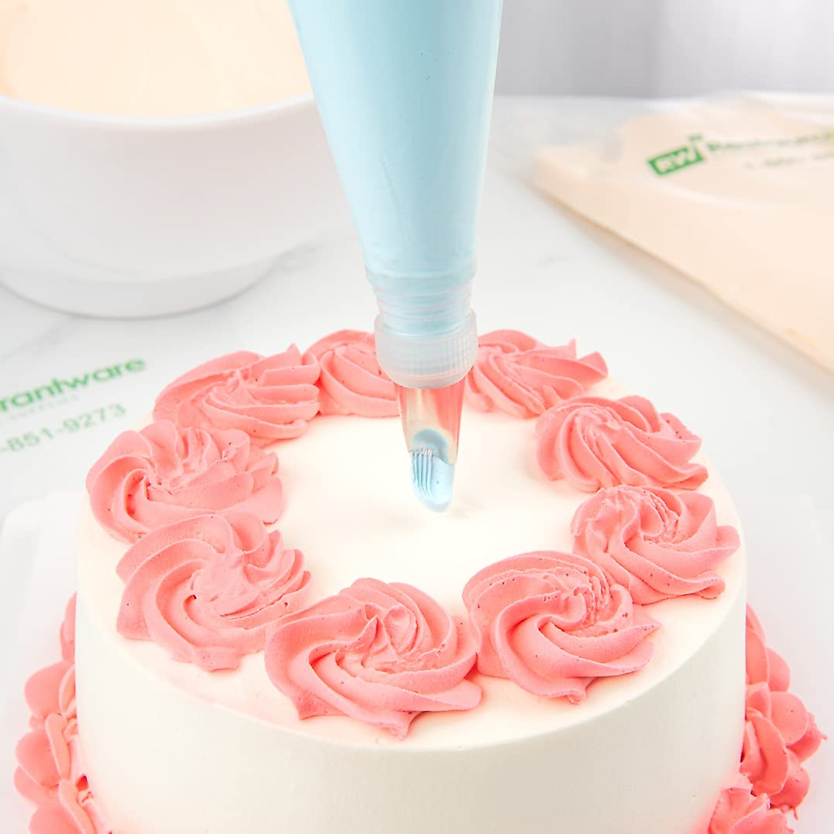 Restaurantware Pastry Tek Leaf Icing Tip 1 Reusable Piping Tip - #65 Dent-Resistant Stainless Steel Decorating Cake Tip Dishwasher-Safe Decorate Cupcakes Cakes or Cookies