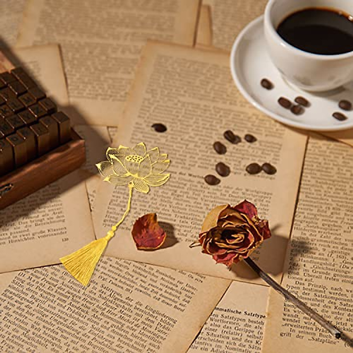 yueton 2PCS Hollow Leaf Bookmark Metal Bookmarks with Tassel Elegant Book Marker for Book Lovers - for Office, School, Home, Library and Bookstore Use