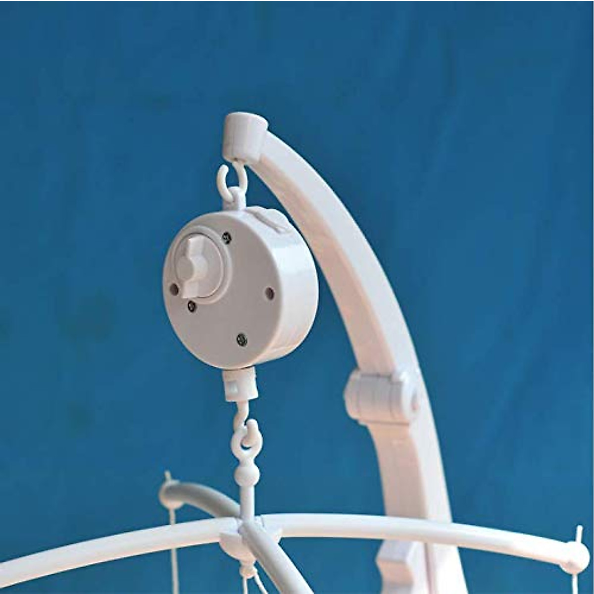 Baby Rotary Mobile Crib Bed Toy, Windup Clockwork Movement White Music Box with Rotating Hook