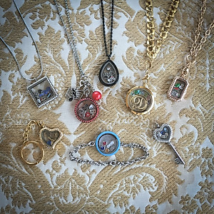 100 Assorted Floating Locket Charms