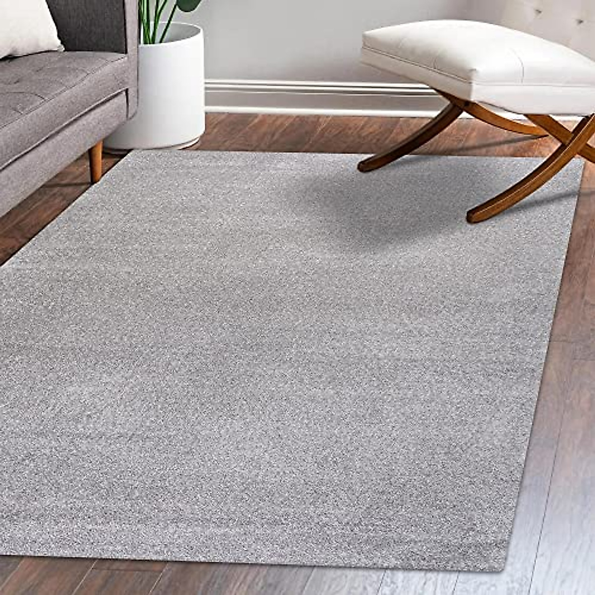 JONATHAN Y SEU100K-5 Haze Solid Low-Pile Indoor Area-Rug Casual Contemporary Solid Traditional Easy-Washing Bedroom Kitchen Living Room Non Shedding, 5 ft x 8 ft, Light Gray