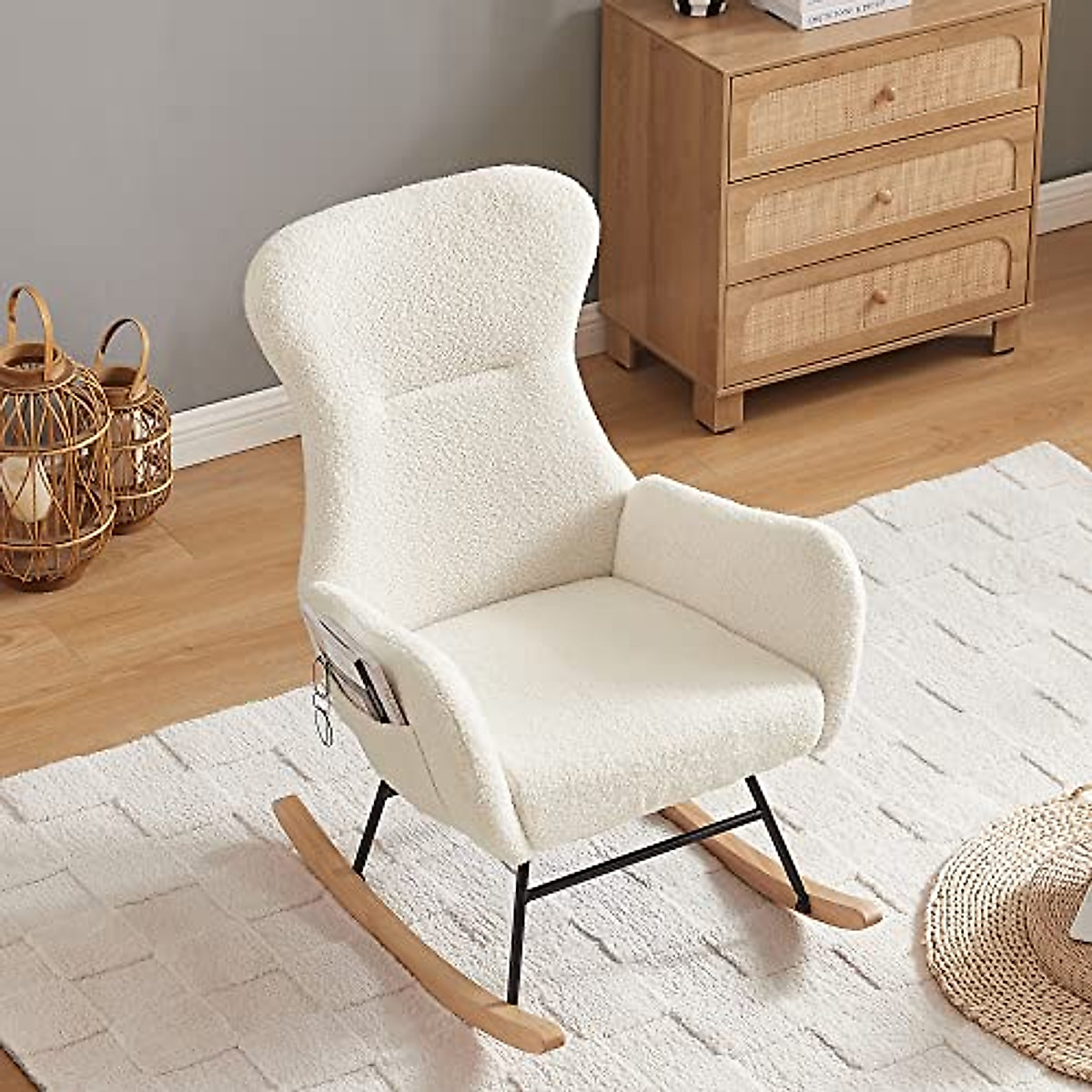 Recaceik Rocking Chair, Modern Teddy Fabric Rocker Glider Chair with High Backrest and Armrest, Comfy Side Chair Bedroom Living Room Chair Armchair, 2 Handy Pockets, Metal Frame, Wood Leg(Beige)